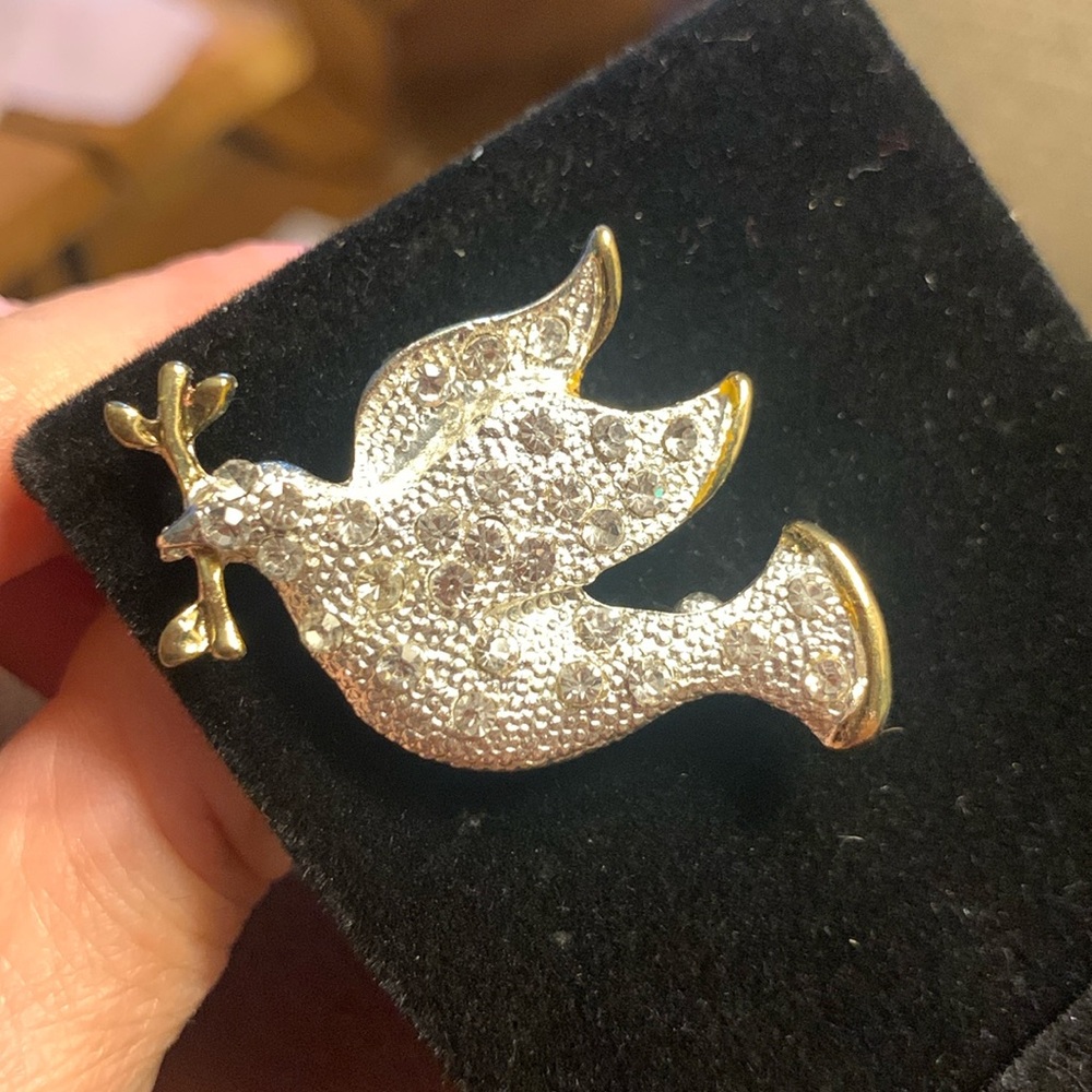 Peace Dove With Olive Branch Brooch, Silvertone With … - Gem